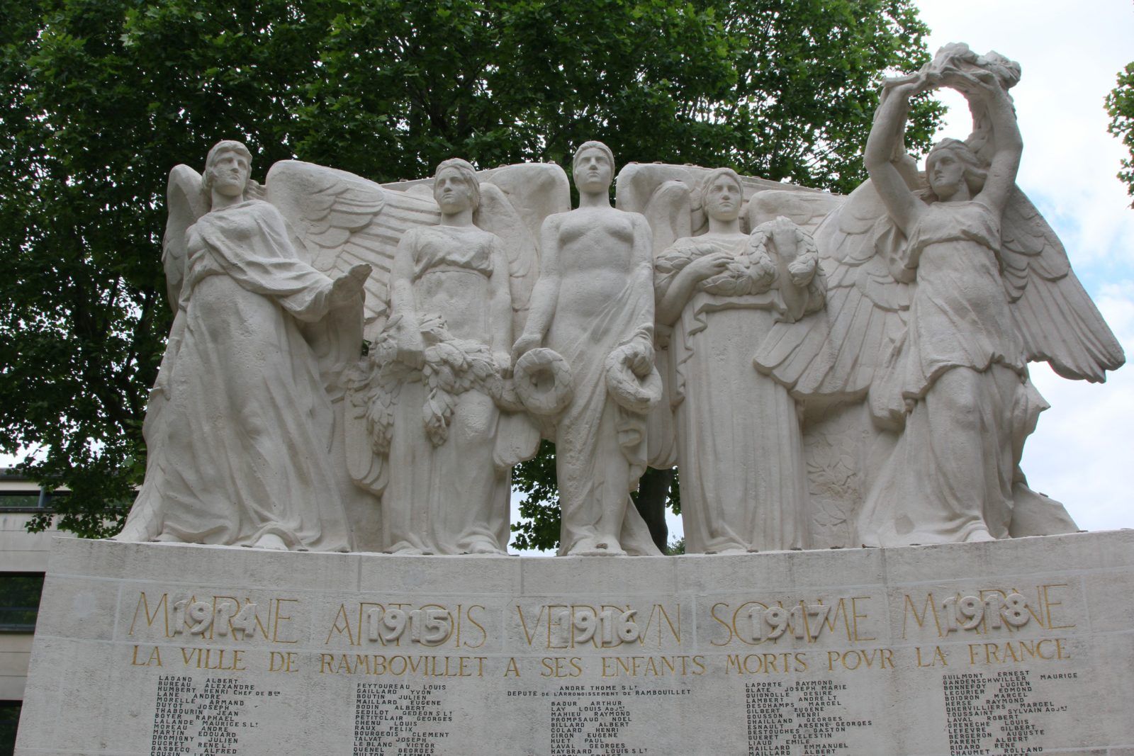 Le monument aux morts de Rambouillet - le Pays d'Yveline